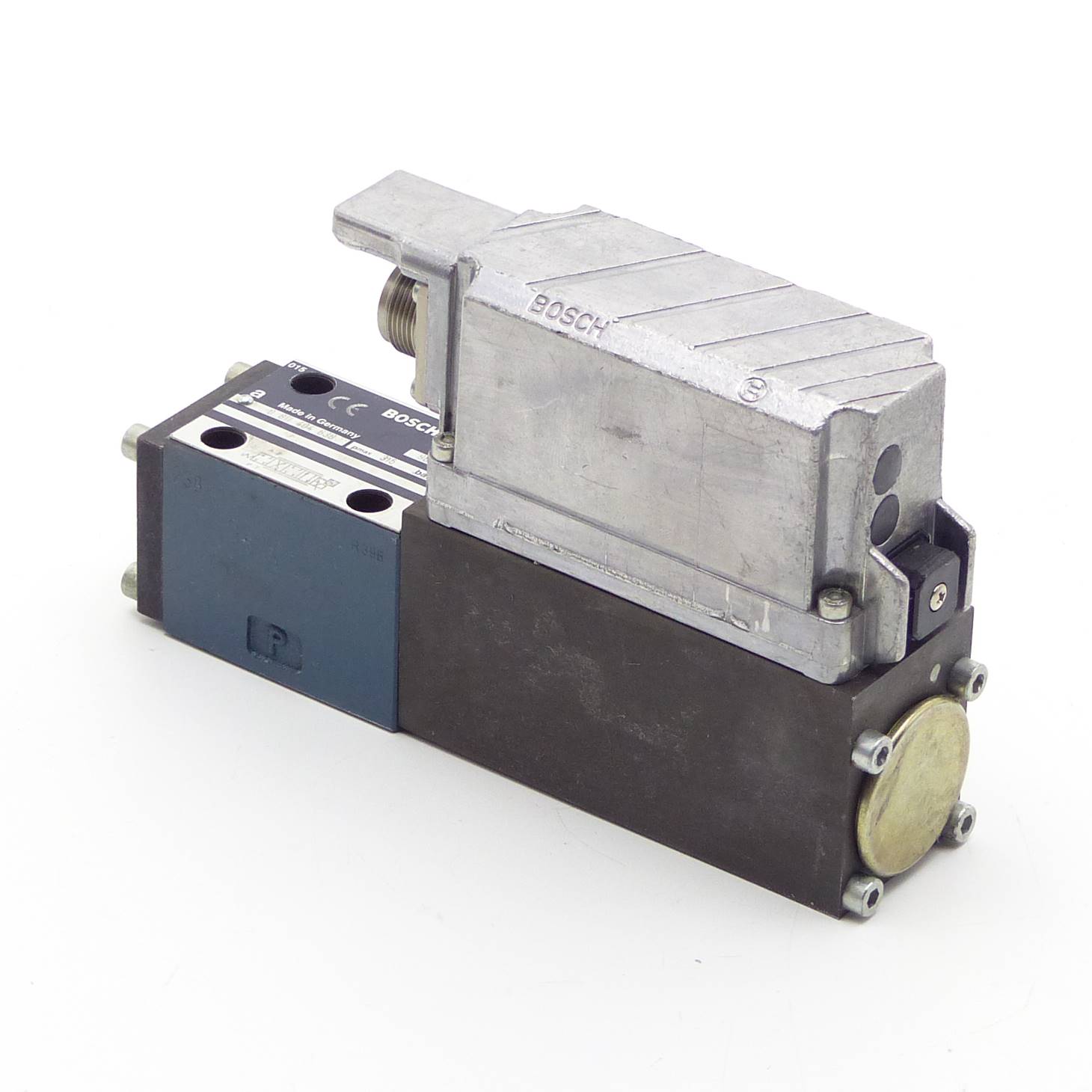 Maschinenteil24 | BOSCH 4/4 Way Control Valve | buy online