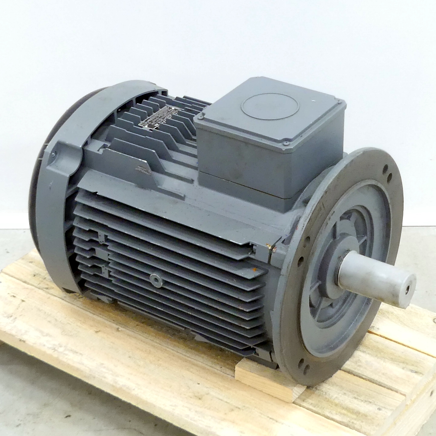 Maschinenteil24 | VEM motors Three-phase motor K11R 180L 4 Exe II T3 TPM HW | buy online